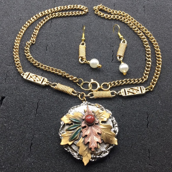 Vintage | Jewelry | Vintage Leaf Locket Necklace Earrings | Poshmark